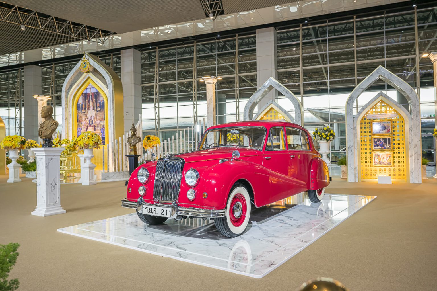 Second Royal Vehicle Armstrong Siddeley Sapphire – Royal Car 21 In ...